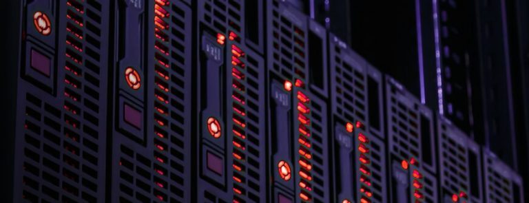What Is a Blade Server? | Pure Storage